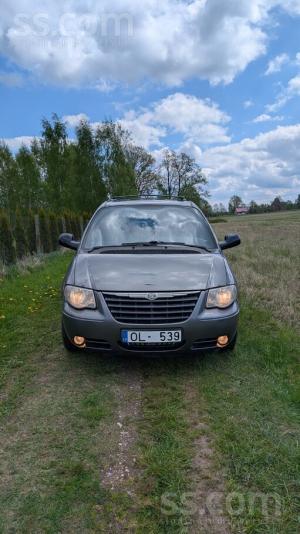 Pelēks Chrysler Grand Voyager 2007 Cēsis, ar dzinēja tilpumu 2.80 L un nobraukumu 298 tūkst. km par 1750 €, foto 4 vietnē AUTOMOTO.COM.LV