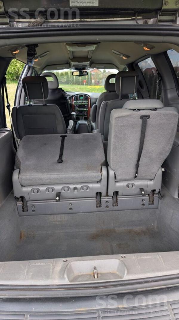 Pelēks Chrysler Grand Voyager 2007 Cēsis, ar dzinēja tilpumu 2.80 L un nobraukumu 298 tūkst. km par 1750 €, foto 8 vietnē AUTOMOTO.COM.LV