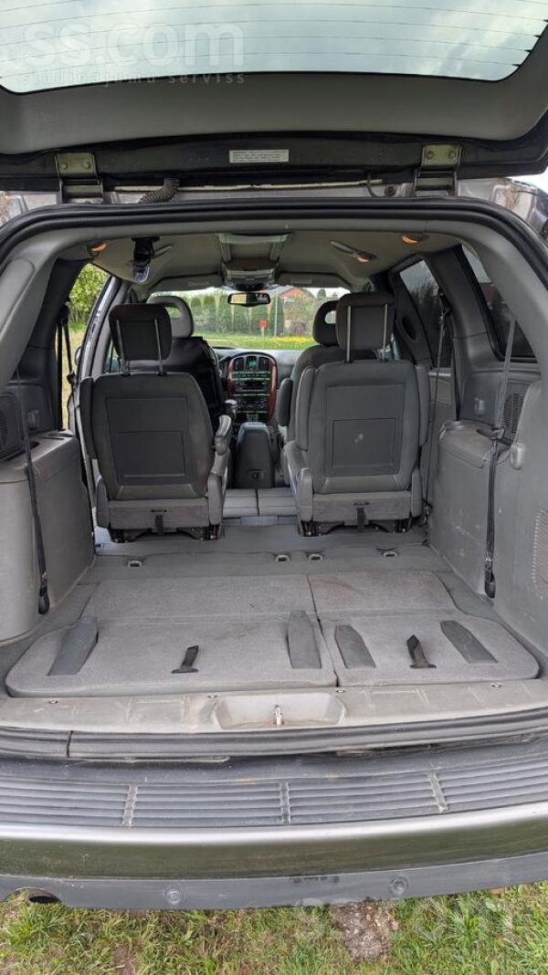 Pelēks Chrysler Grand Voyager 2007 Cēsis, ar dzinēja tilpumu 2.80 L un nobraukumu 298 tūkst. km par 1750 €, foto 9 vietnē AUTOMOTO.COM.LV