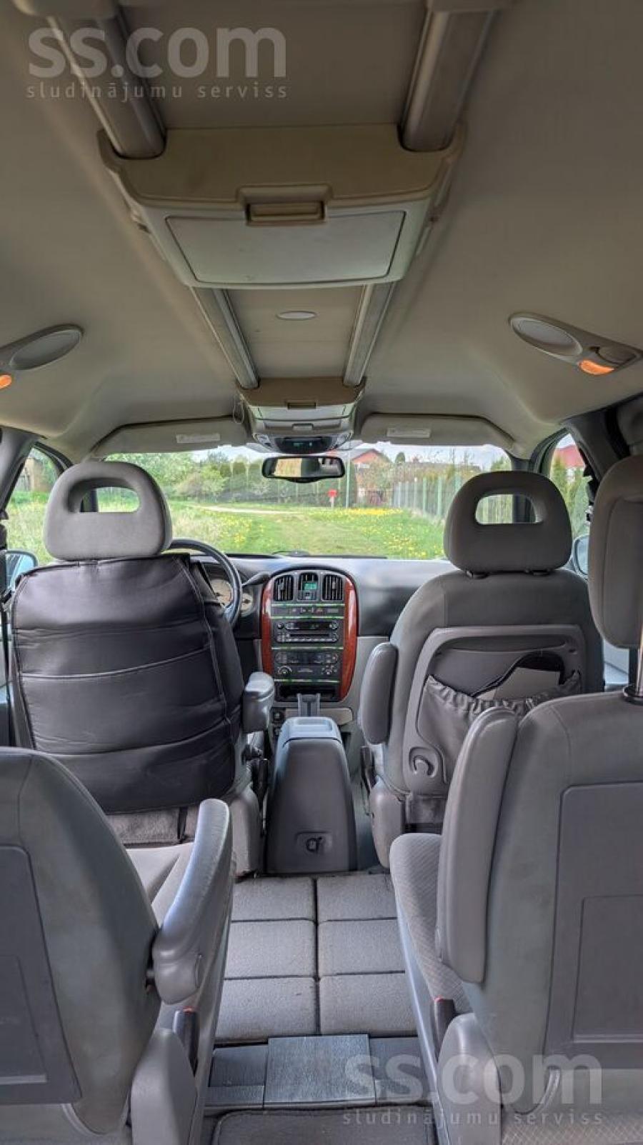Pelēks Chrysler Grand Voyager 2007 Cēsis, ar dzinēja tilpumu 2.80 L un nobraukumu 298 tūkst. km par 1750 €, foto 10 vietnē AUTOMOTO.COM.LV