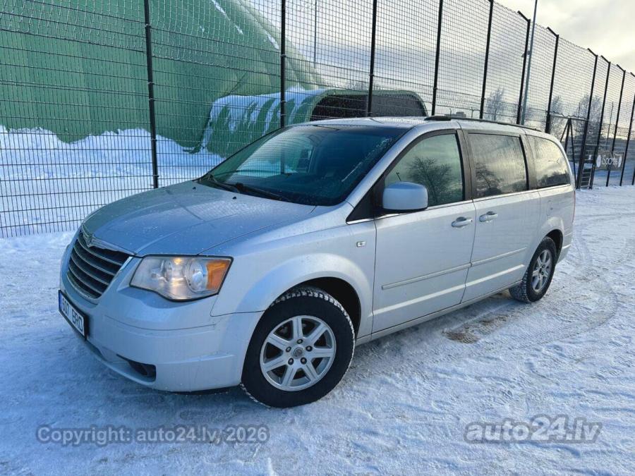 Pelēks Chrysler Grand Voyager 2008 Tartu, ar dzinēja tilpumu 2.80 L un nobraukumu 275 tūkst. km par 4499 €, foto 1 vietnē AUTOMOTO.COM.LV