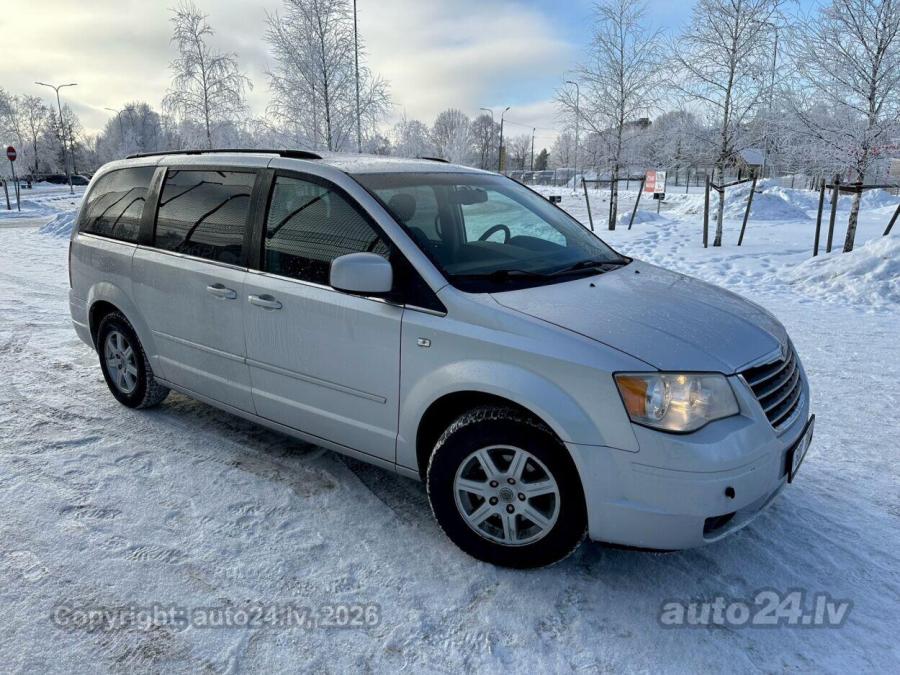 Grey Chrysler Grand Voyager 2008 in Tartu, with an engine capacity of 2.80 L and mileage of 275 thousand km for 4499 €, photo 3 on AUTOMOTO.COM.LV