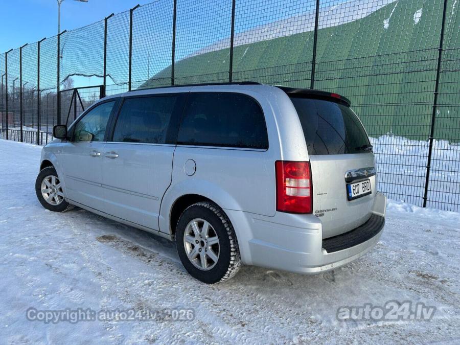 Grey Chrysler Grand Voyager 2008 in Tartu, with an engine capacity of 2.80 L and mileage of 275 thousand km for 4499 €, photo 4 on AUTOMOTO.COM.LV