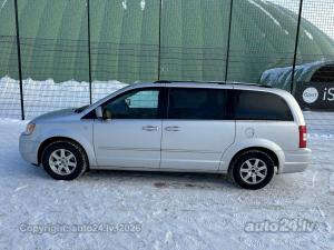 Grey Chrysler Grand Voyager 2008 in Tartu, with an engine capacity of 2.80 L and mileage of 275 thousand km for 4499 €, photo 5 on AUTOMOTO.COM.LV