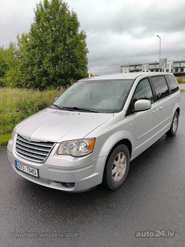 Grey Chrysler Grand Voyager 2008 in Tartu, with an engine capacity of 2.80 L and mileage of 224 thousand km for 3999 €, photo 1 on AUTOMOTO.COM.LV