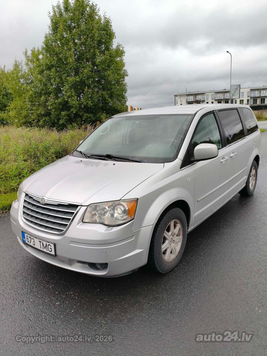 Pelēks Chrysler Grand Voyager 2008 Tartu, ar dzinēja tilpumu 2.80 L un nobraukumu 224 tūkst. km par 3999 €, foto 1 vietnē AUTOMOTO.COM.LV