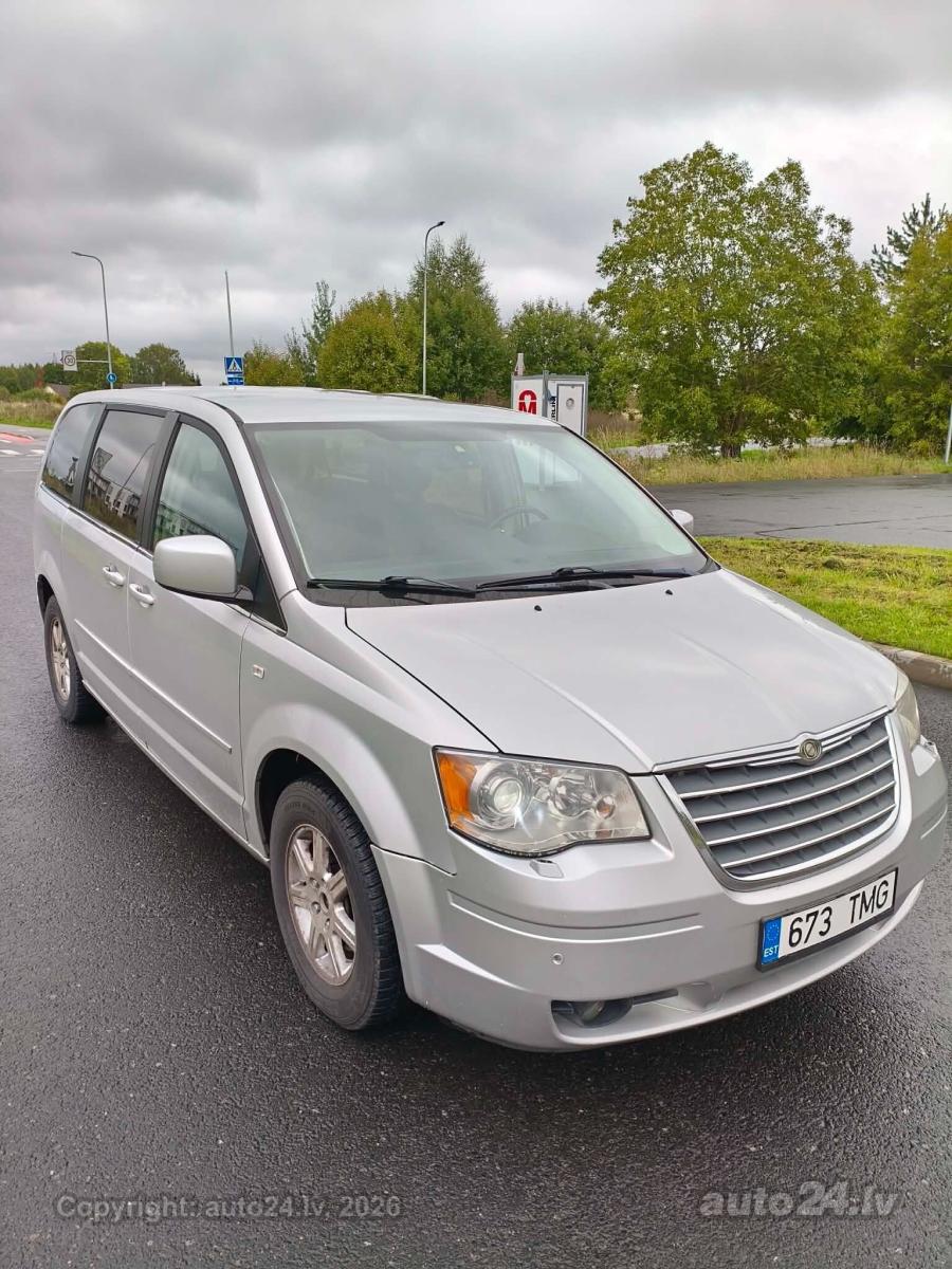 Pelēks Chrysler Grand Voyager 2008 Tartu, ar dzinēja tilpumu 2.80 L un nobraukumu 224 tūkst. km par 3999 €, foto 3 vietnē AUTOMOTO.COM.LV