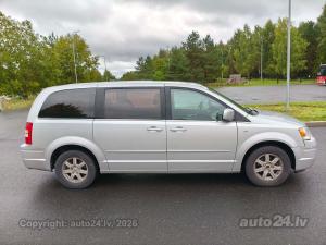 Pelēks Chrysler Grand Voyager 2008 Tartu, ar dzinēja tilpumu 2.80 L un nobraukumu 224 tūkst. km par 3999 €, foto 10 vietnē AUTOMOTO.COM.LV