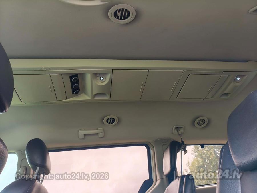 Pelēks Chrysler Grand Voyager 2008 Tartu, ar dzinēja tilpumu 2.80 L un nobraukumu 224 tūkst. km par 3999 €, foto 14 vietnē AUTOMOTO.COM.LV