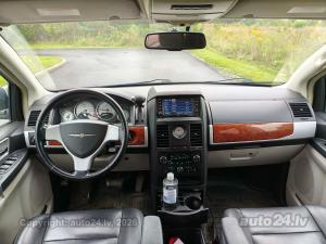Pelēks Chrysler Grand Voyager 2008 Tartu, ar dzinēja tilpumu 2.80 L un nobraukumu 224 tūkst. km par 3999 €, foto 15 vietnē AUTOMOTO.COM.LV