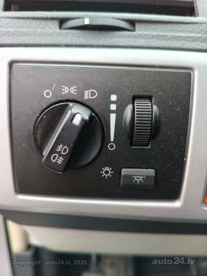 Pelēks Chrysler Grand Voyager 2008 Tartu, ar dzinēja tilpumu 2.80 L un nobraukumu 224 tūkst. km par 3999 €, foto 18 vietnē AUTOMOTO.COM.LV
