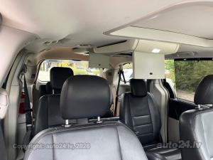 Grey Chrysler Grand Voyager 2009 in Tartu, with an engine capacity of 2.80 L and mileage of 281 thousand km for 3599 €, photo 15 on AUTOMOTO.COM.LV