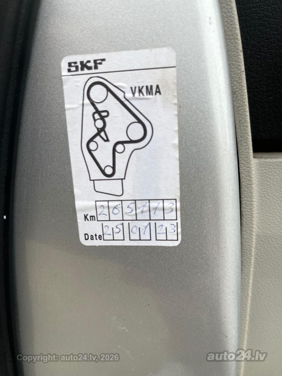 Grey Chrysler Grand Voyager 2009 in Tartu, with an engine capacity of 2.80 L and mileage of 281 thousand km for 3599 €, photo 19 on AUTOMOTO.COM.LV