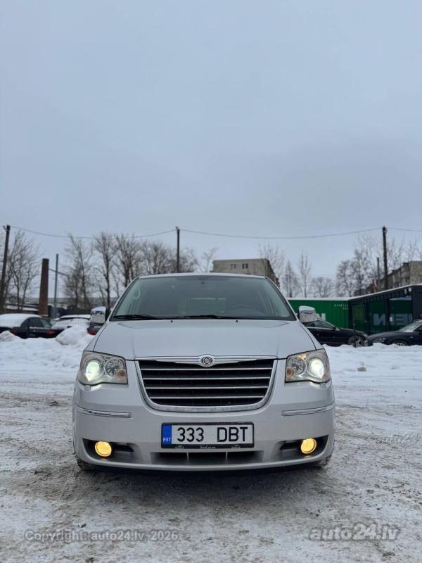 Pelēks Chrysler Grand Voyager 2010 Tallina, ar dzinēja tilpumu 2.80 L un nobraukumu 252 tūkst. km par 4999 €, foto 2 vietnē AUTOMOTO.COM.LV