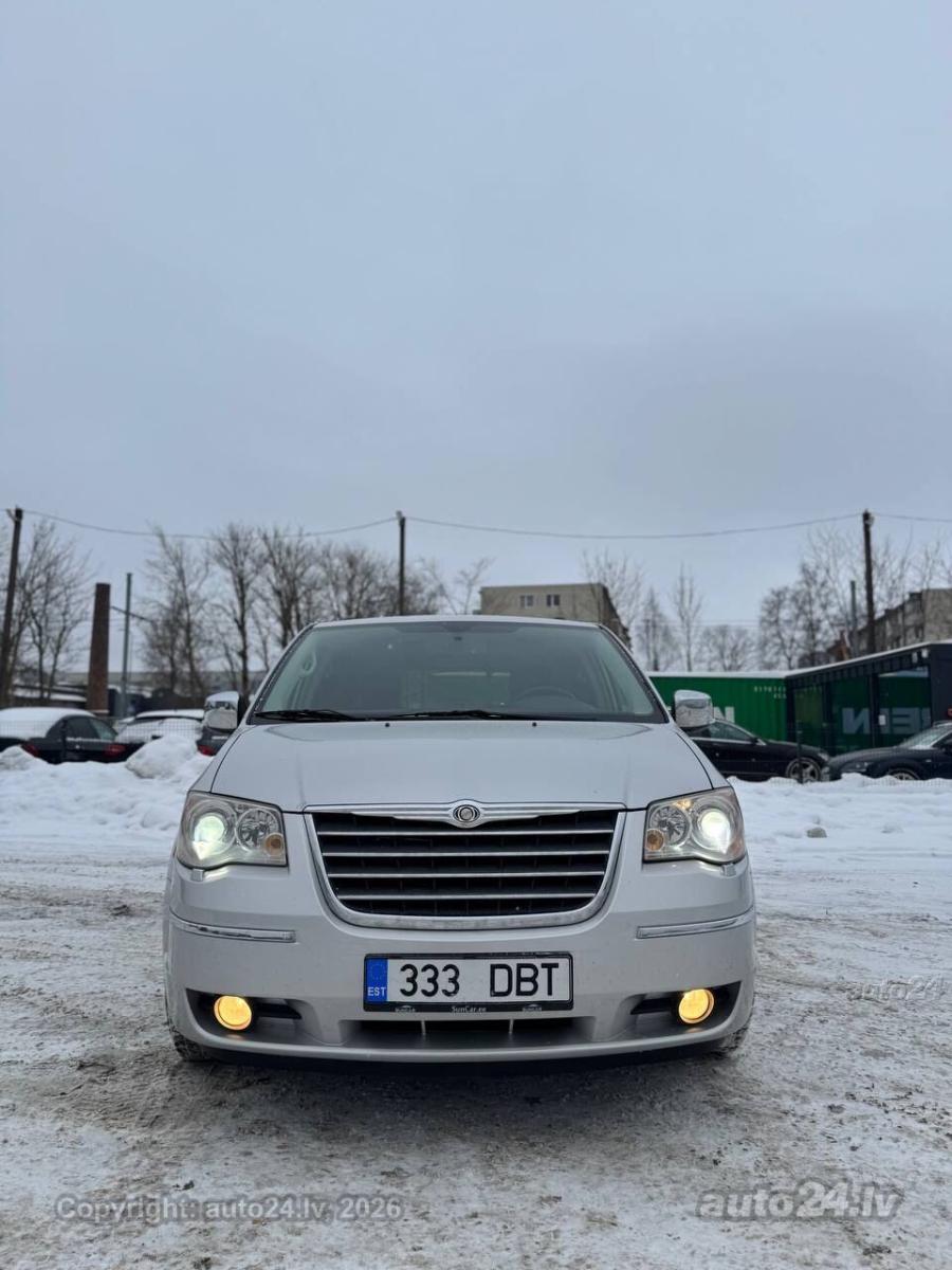 Grey Chrysler Grand Voyager 2010 in Tallinn, with an engine capacity of 2.80 L and mileage of 252 thousand km for 4999 €, photo 2 on AUTOMOTO.COM.LV