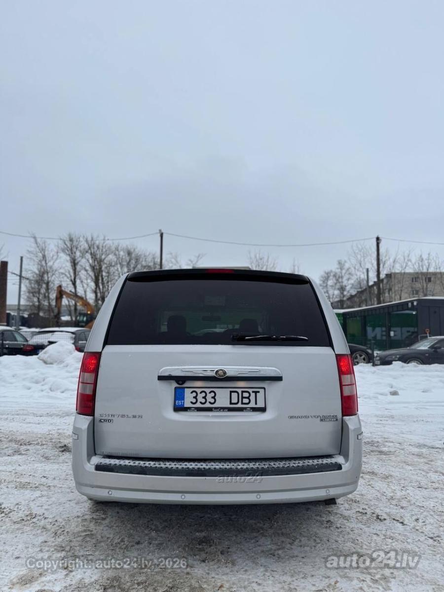 Grey Chrysler Grand Voyager 2010 in Tallinn, with an engine capacity of 2.80 L and mileage of 252 thousand km for 4999 €, photo 5 on AUTOMOTO.COM.LV
