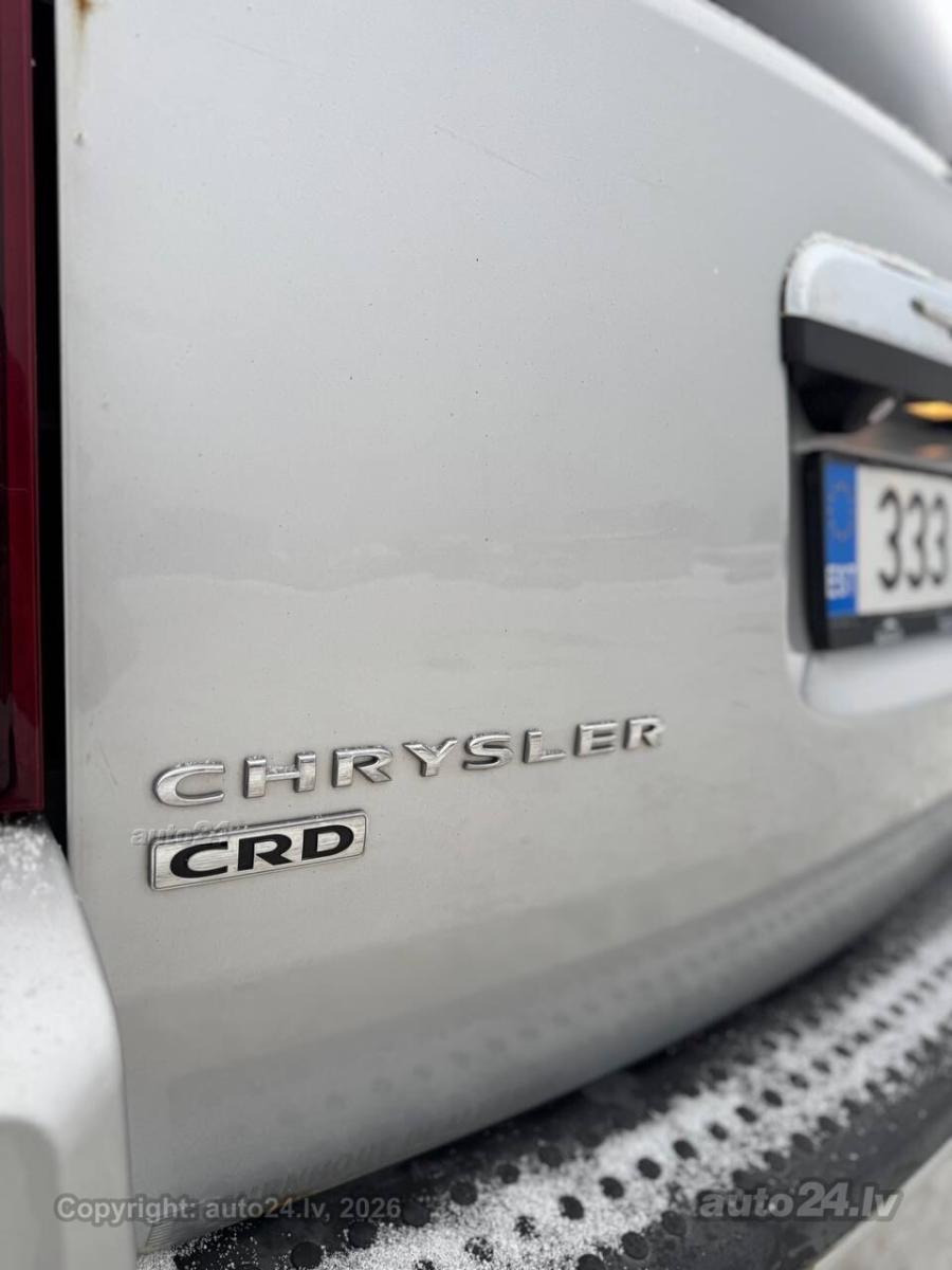 Grey Chrysler Grand Voyager 2010 in Tallinn, with an engine capacity of 2.80 L and mileage of 252 thousand km for 4999 €, photo 9 on AUTOMOTO.COM.LV