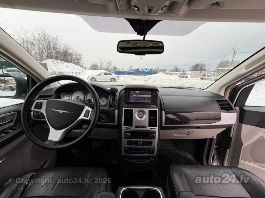 Grey Chrysler Grand Voyager 2010 in Tallinn, with an engine capacity of 2.80 L and mileage of 252 thousand km for 4999 €, photo 15 on AUTOMOTO.COM.LV