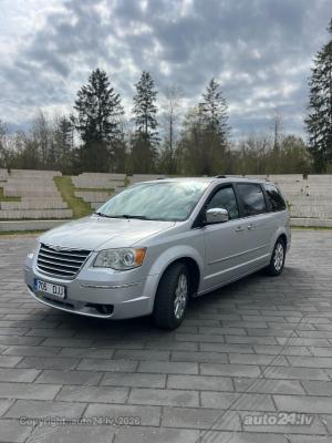 Pelēks Chrysler Grand Voyager 2010 Rapla, ar dzinēja tilpumu 2.80 L un nobraukumu 223 tūkst. km par 4444 €, foto 1 vietnē AUTOMOTO.COM.LV