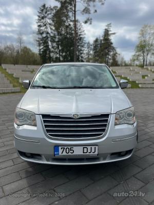 Pelēks Chrysler Grand Voyager 2010 Rapla, ar dzinēja tilpumu 2.80 L un nobraukumu 223 tūkst. km par 4444 €, foto 3 vietnē AUTOMOTO.COM.LV