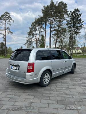 Pelēks Chrysler Grand Voyager 2010 Rapla, ar dzinēja tilpumu 2.80 L un nobraukumu 223 tūkst. km par 4444 €, foto 7 vietnē AUTOMOTO.COM.LV