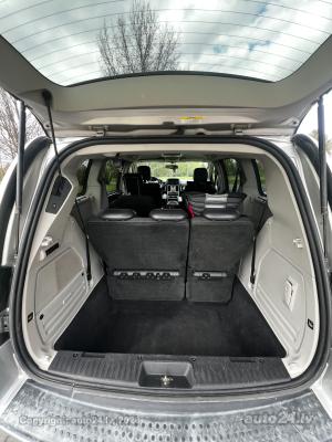 Pelēks Chrysler Grand Voyager 2010 Rapla, ar dzinēja tilpumu 2.80 L un nobraukumu 223 tūkst. km par 4444 €, foto 16 vietnē AUTOMOTO.COM.LV