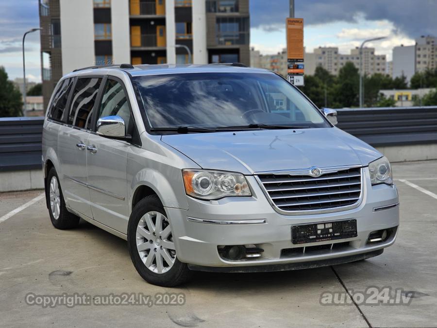 Grey Chrysler Grand Voyager 2010 in Tallinn, with an engine capacity of 2.80 L and mileage of 257 thousand km for 4998 €, photo 1 on AUTOMOTO.COM.LV