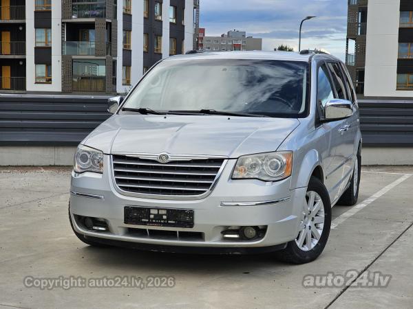 Chrysler Grand Voyager 2010 in Tallinn on AUTOMOTO.COM.LV Grey Chrysler Grand Voyager 2010 in Tallinn, with an engine capacity of 2.80 L and mileage of 257 thousand km for 4998 €, photo 3 on AUTOMOTO.COM.LV