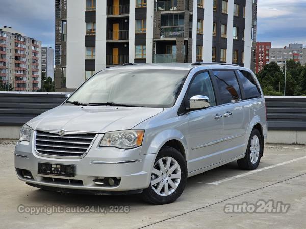 Chrysler Grand Voyager 2010 in Tallinn on AUTOMOTO.COM.LV Grey Chrysler Grand Voyager 2010 in Tallinn, with an engine capacity of 2.80 L and mileage of 257 thousand km for 4998 €, photo 4 on AUTOMOTO.COM.LV