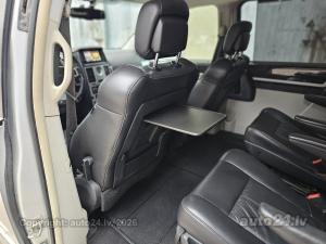 Grey Chrysler Grand Voyager 2010 in Tallinn, with an engine capacity of 2.80 L and mileage of 257 thousand km for 4998 €, photo 11 on AUTOMOTO.COM.LV