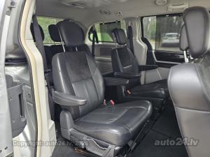 Grey Chrysler Grand Voyager 2010 in Tallinn, with an engine capacity of 2.80 L and mileage of 257 thousand km for 4998 €, photo 12 on AUTOMOTO.COM.LV