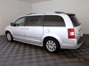 Grey Chrysler Grand Voyager 2011 in Tallinn, with an engine capacity of 2.80 L and mileage of 355 thousand km for 2999 €, photo 4 on AUTOMOTO.COM.LV