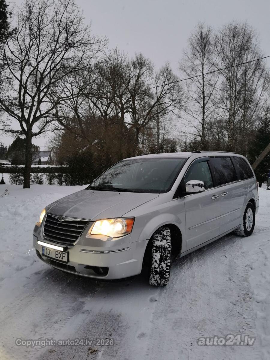 Grey Chrysler Grand Voyager 2011 in Parnu, with an engine capacity of 2.80 L and mileage of 351 thousand km for 6200 €, photo 1 on AUTOMOTO.COM.LV