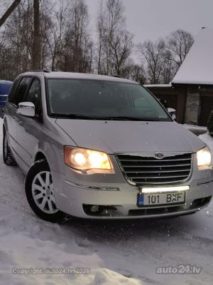 Grey Chrysler Grand Voyager 2011 in Parnu, with an engine capacity of 2.80 L and mileage of 351 thousand km for 6200 €, photo 2 on AUTOMOTO.COM.LV