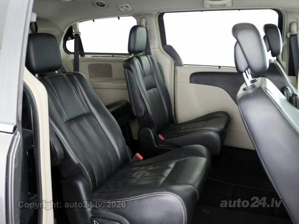 Chrysler Grand Voyager 2014 Tallina vietnē Pelēks Chrysler Grand Voyager 2014 Tallina, ar dzinēja tilpumu 3.60 L un nobraukumu 315 tūkst. km par 3999 €, foto 8 vietnē AUTOMOTO.COM.LV
