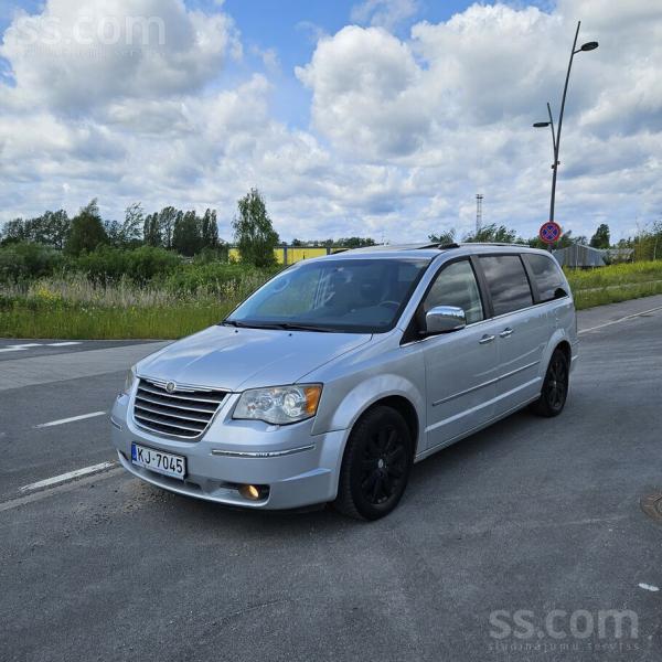 Chrysler Grand Voyager 2008 Rīga, ar dzinēja tilpumu 2.80 L un nobraukumu 252 tūkst. km par 4000 €, foto 1 vietnē AUTOMOTO.COM.LV