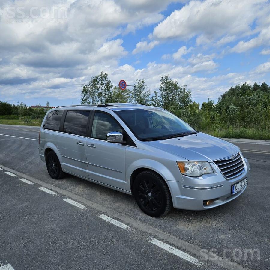 Chrysler Grand Voyager 2008 Rīga, ar dzinēja tilpumu 2.80 L un nobraukumu 252 tūkst. km par 4000 €, foto 3 vietnē AUTOMOTO.COM.LV