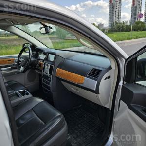 Chrysler Grand Voyager 2008 Rīga, ar dzinēja tilpumu 2.80 L un nobraukumu 252 tūkst. km par 4000 €, foto 6 vietnē AUTOMOTO.COM.LV
