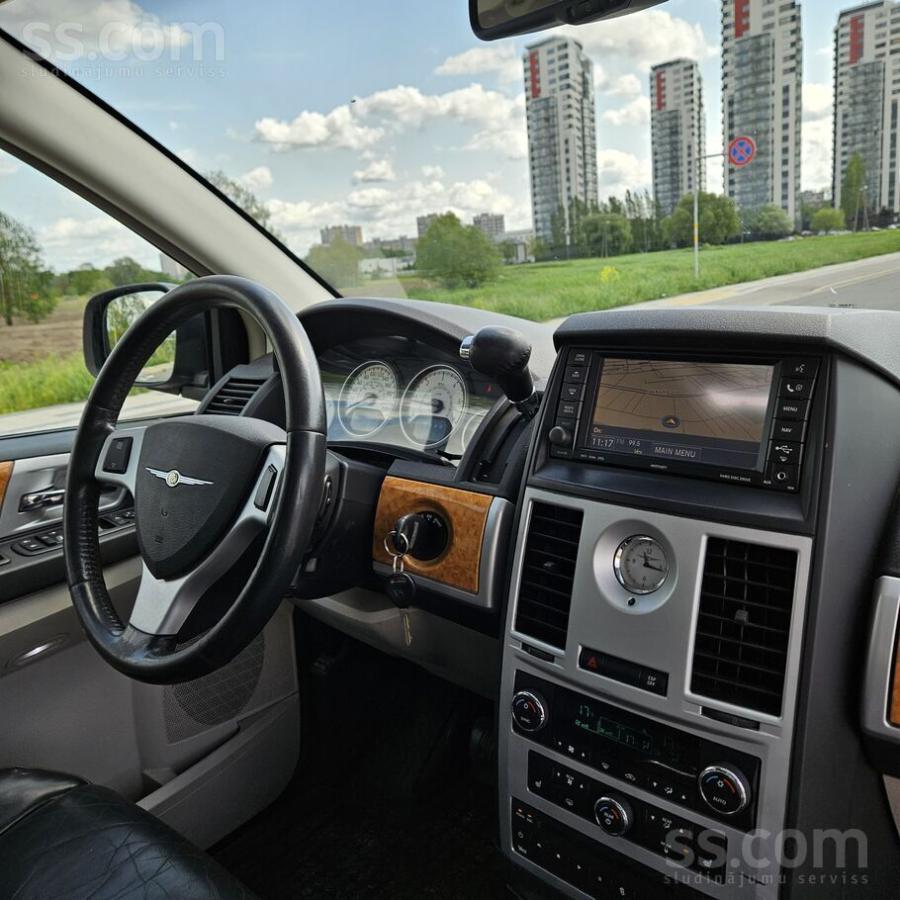 Chrysler Grand Voyager 2008 Rīga, ar dzinēja tilpumu 2.80 L un nobraukumu 252 tūkst. km par 4000 €, foto 10 vietnē AUTOMOTO.COM.LV