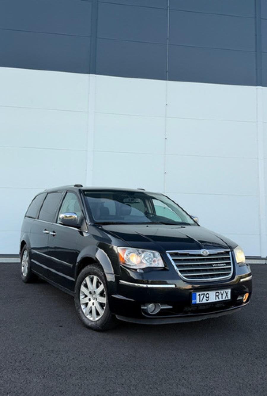 Chrysler Grand Voyager 2010 Tallina, ar dzinēja tilpumu 0.00 L un nobraukumu 230 tūkst. km par 6200 €, foto 1 vietnē AUTOMOTO.COM.LV