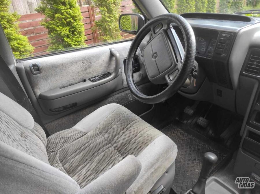 Крайслер Гранд Вояджер 1993 в Игналина, объемом двигателя 2.50 л и пробегом 400 тыс. км за 1750 €, фото 5 на AUTOMOTO.COM.LV