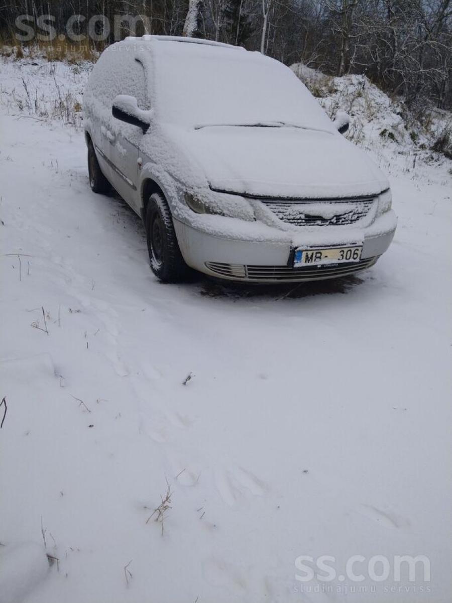 Chrysler Grand Voyager 2002 in Rezekne, with an engine capacity of 3.30 L and mileage of 394 thousand km for 1500 €, photo 1 on AUTOMOTO.COM.LV