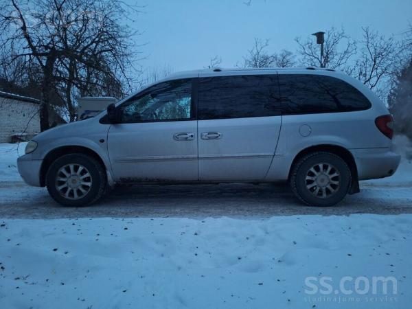 Chrysler Grand Voyager 2002 in Kuldiga, with an engine capacity of 3.30 L and mileage of 348 thousand km for 700 €, photo 1 on AUTOMOTO.COM.LV