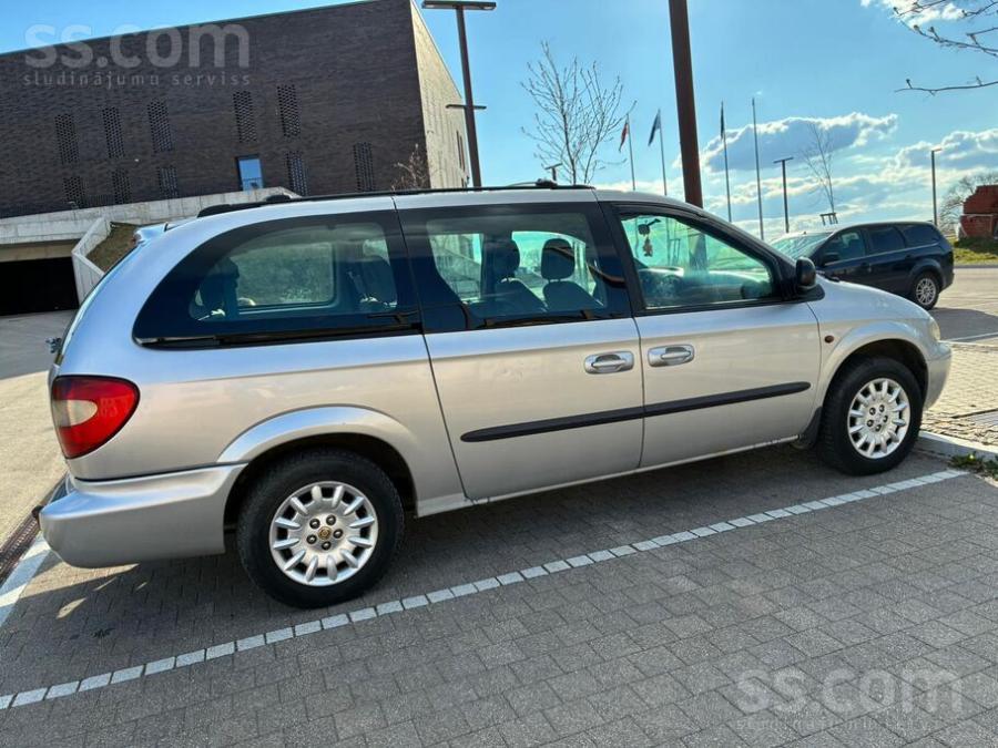 Chrysler Grand Voyager 2003 in Rezekne, with an engine capacity of 2.50 L and mileage of 410 thousand km for 1100 €, photo 3 on AUTOMOTO.COM.LV