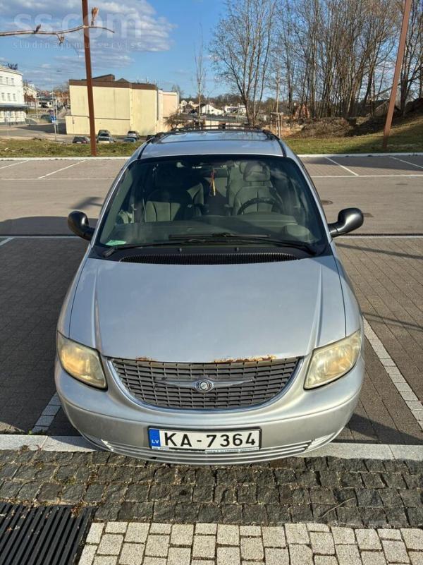 Chrysler Grand Voyager 2003 Rēzekne, ar dzinēja tilpumu 2.50 L un nobraukumu 410 tūkst. km par 1100 €, foto 3 vietnē AUTOMOTO.COM.LV
