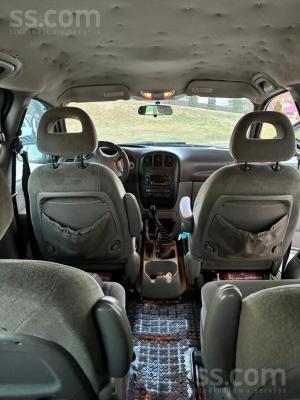Chrysler Grand Voyager 2003 in Rezekne, with an engine capacity of 2.50 L and mileage of 410 thousand km for 1100 €, photo 6 on AUTOMOTO.COM.LV