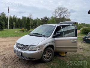 Chrysler Grand Voyager 2003 in Cesis, with an engine capacity of 3.30 L and mileage of 297 thousand km for 1800 €, photo 4 on AUTOMOTO.COM.LV