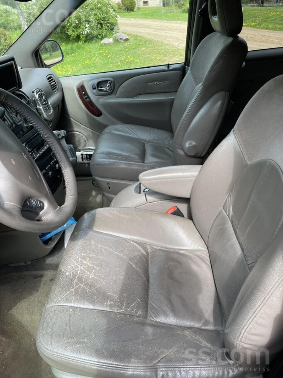 Chrysler Grand Voyager 2003 in Cesis, with an engine capacity of 3.30 L and mileage of 297 thousand km for 1800 €, photo 7 on AUTOMOTO.COM.LV