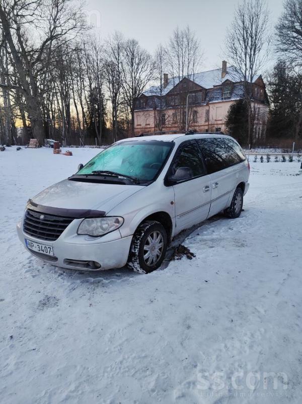 Chrysler Grand Voyager 2004 in Riga, with an engine capacity of 2.80 L and mileage of 513 thousand km for 1000 €, photo 1 on AUTOMOTO.COM.LV