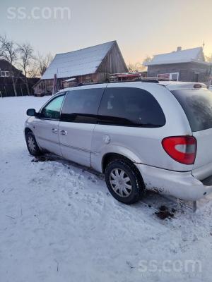 Chrysler Grand Voyager 2004 Rīga, ar dzinēja tilpumu 2.80 L un nobraukumu 513 tūkst. km par 1000 €, foto 2 vietnē AUTOMOTO.COM.LV
